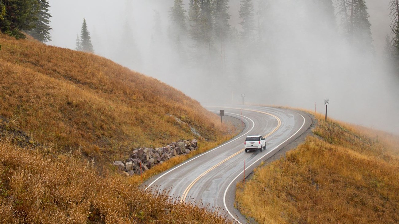How to get around Yellowstone National Park - National Park Explorer